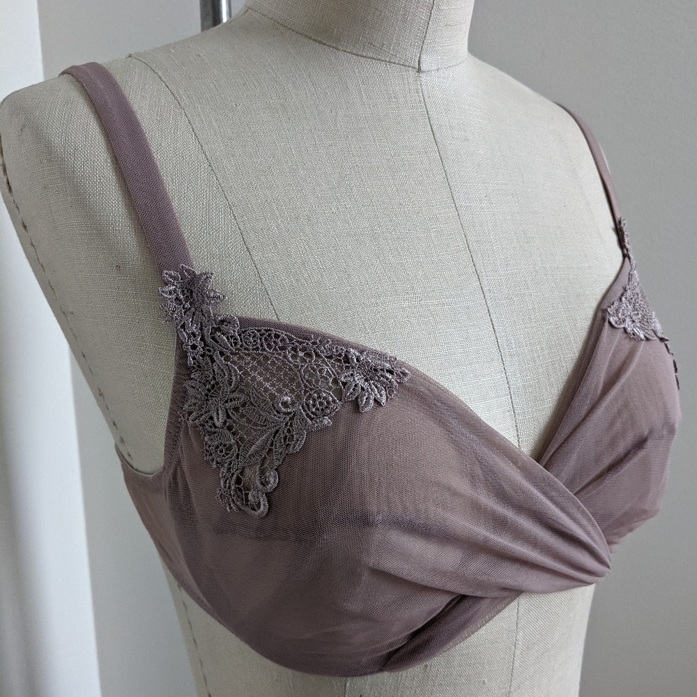 Verde Veronica Crossover Blush Sheer Bra - Gem